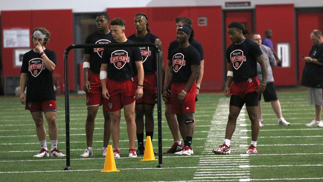 LIFT FOR LIFE PHOTOS: Wide Receivers | Inside Pack Sports