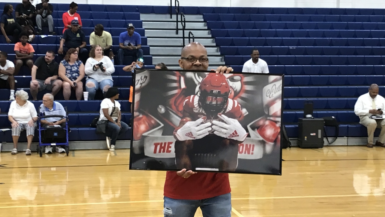 PARENT'S PERSPECTIVE: The Jonathan Paylor Commitment | Inside Pack Sports